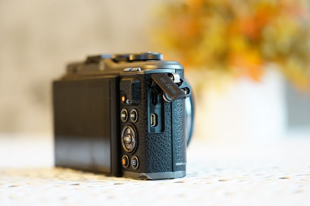 เปิดตัว OLYMPUS PEN E-PL10 ใหม่ล่าสุด! มัดใจสาย Selfie พร้อมกันสั่น 3 ...